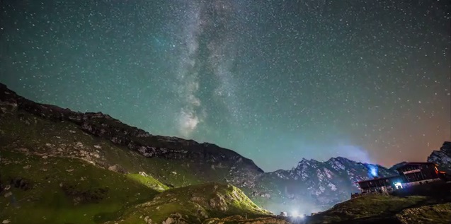 Video superb: Perseidele filmate într-o noaptea de august la Bâlea Lac ...