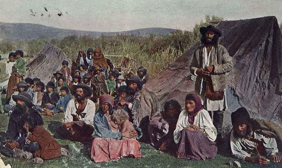 Istoric român: Țiganii au avut noroc că au fost robi în Țările Române ...