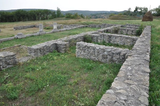 Singurul castru roman „cu lift” din lume se află în România, la Buciumi ...