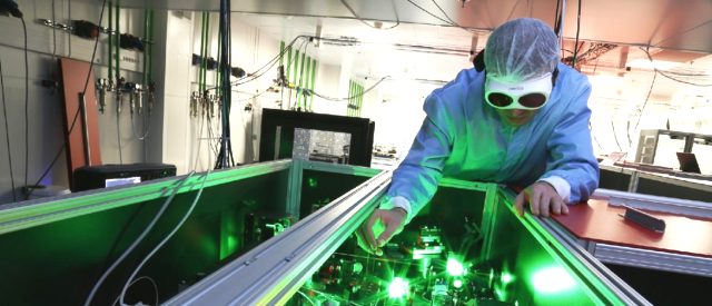 Laserul de la Măgurele în lupta anti-COVID. Universitatea Johns Hopkins ...