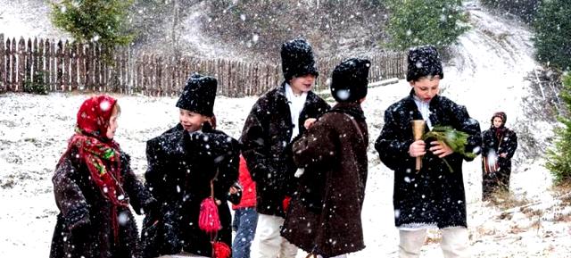 Povestea Pluguşorului, obiceiul străvechi care vesteşte Noul An – de la ...