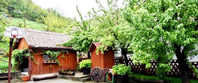 Oamenii colinelor 13 – Ildiko Pocan din Nemşa (Foto-Video) | Cunoaste lumea