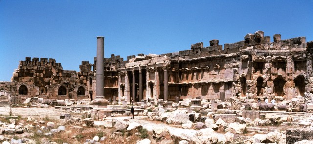 Cel mai mare templu din imperiul roman: Templul lui Saturn din Baalbeck ...